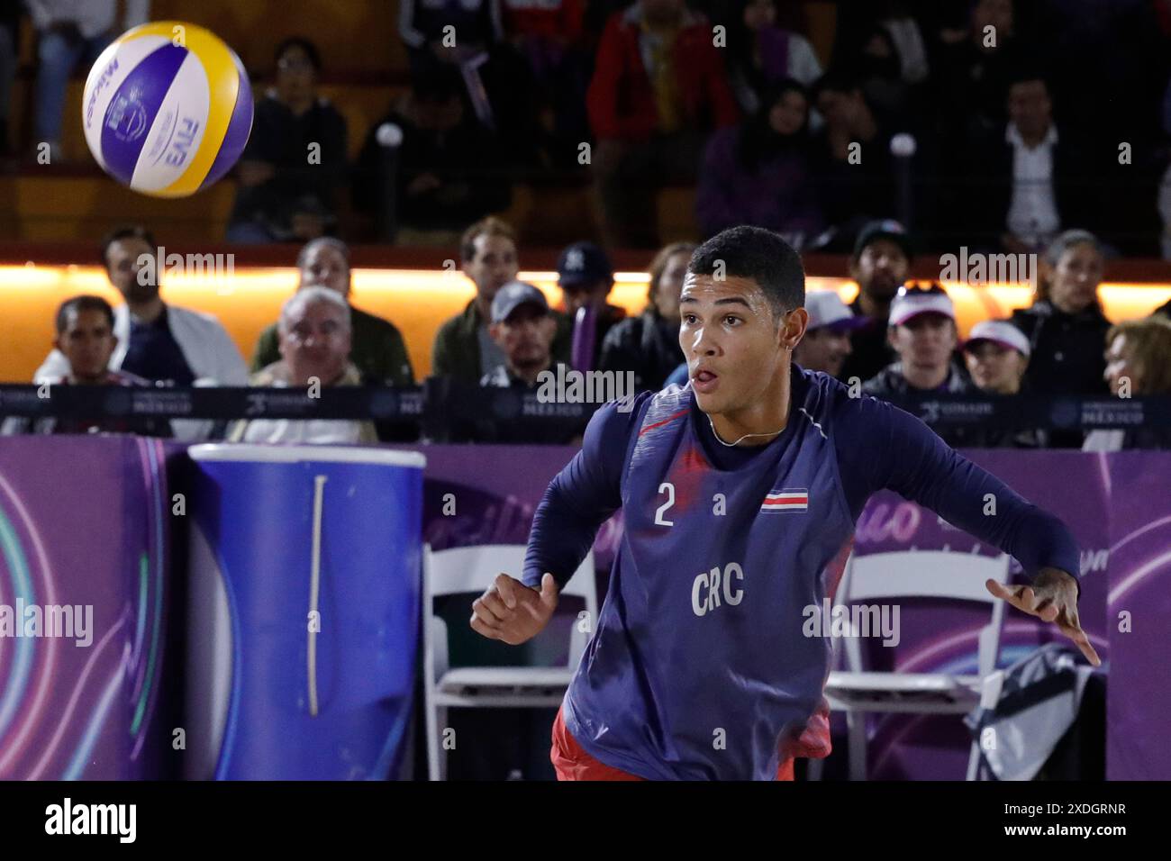 Jhostin Varela #2 des Teams Costa Rica tritt im Viertelfinalspiel der ...