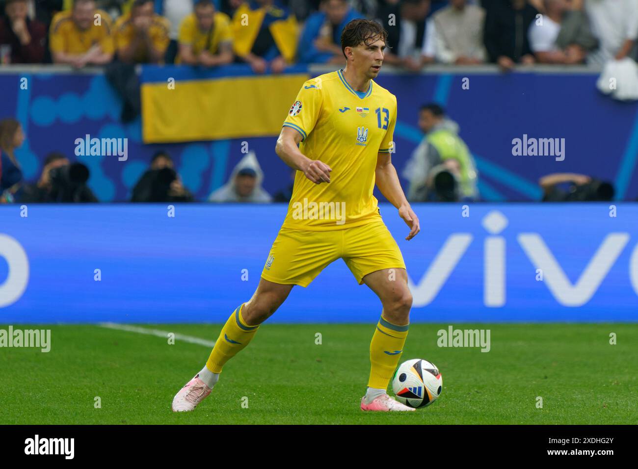 Illia Zabarnyi (Ukraine) während der UEFA Euro 2024 - Slowakei gegen ...