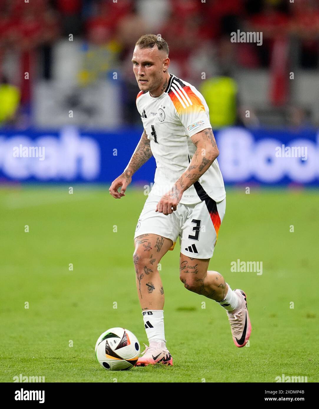 Der deutsche David Raum im Einsatz beim Gruppenspiel der UEFA Euro 2024 ...