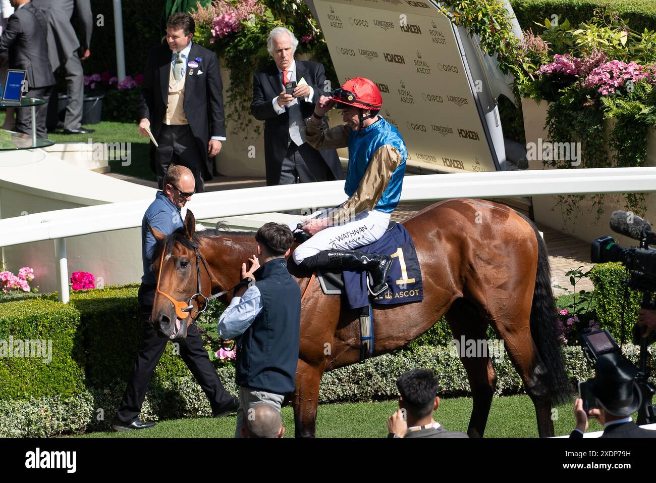 Ascot, Großbritannien. Juni 2024. Horse Haatem, geritten von Jockey ...