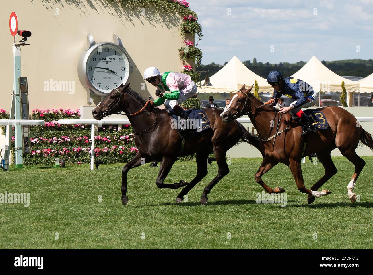 Besitzerin frau fitri hay -Fotos und -Bildmaterial in hoher Auflösung ...