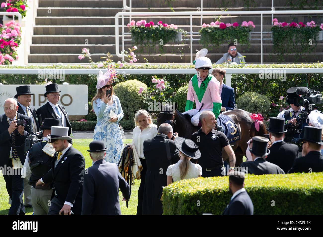 Besitzerin frau fitri hay -Fotos und -Bildmaterial in hoher Auflösung ...