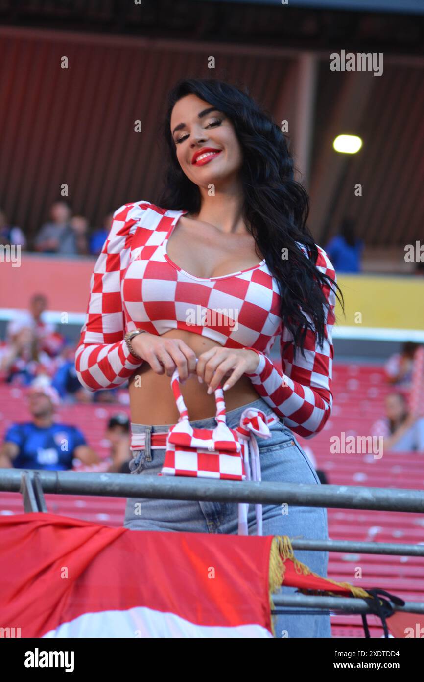 Ivana Knoll kroatischer Fan in ihrem Stadion während der UEFA Euro 2024 ...