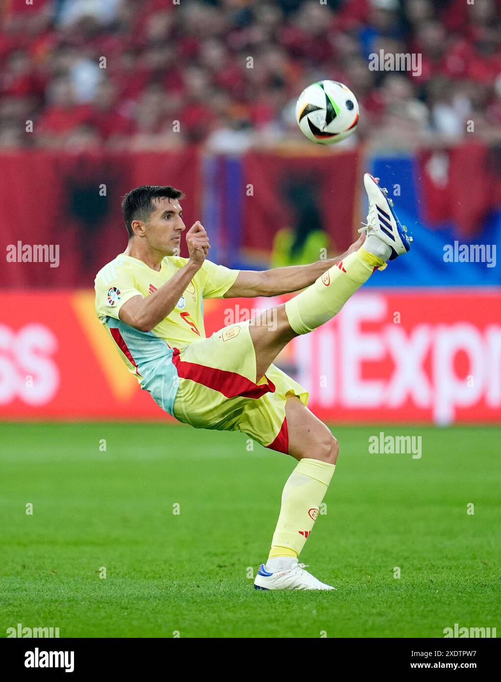 Der Spanier Daniel Vivian ist beim Spiel der Gruppe B zur UEFA Euro ...