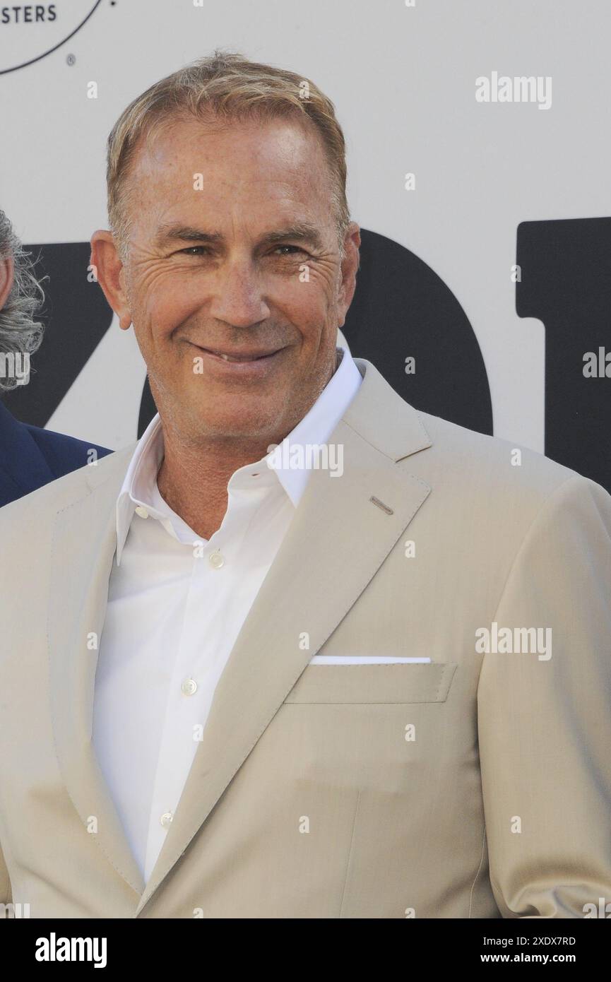 Ny. Juni 2024. Kevin Costner at Arrivals for HORIZON: AN AMERICAN SAGA ...