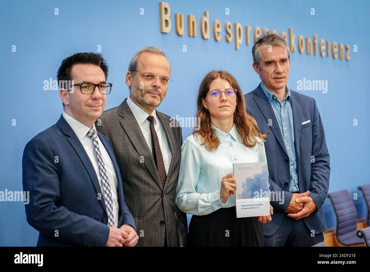 25. Juni 2024, Berlin: Daniel Botmann (l-r), Geschäftsführer des ...