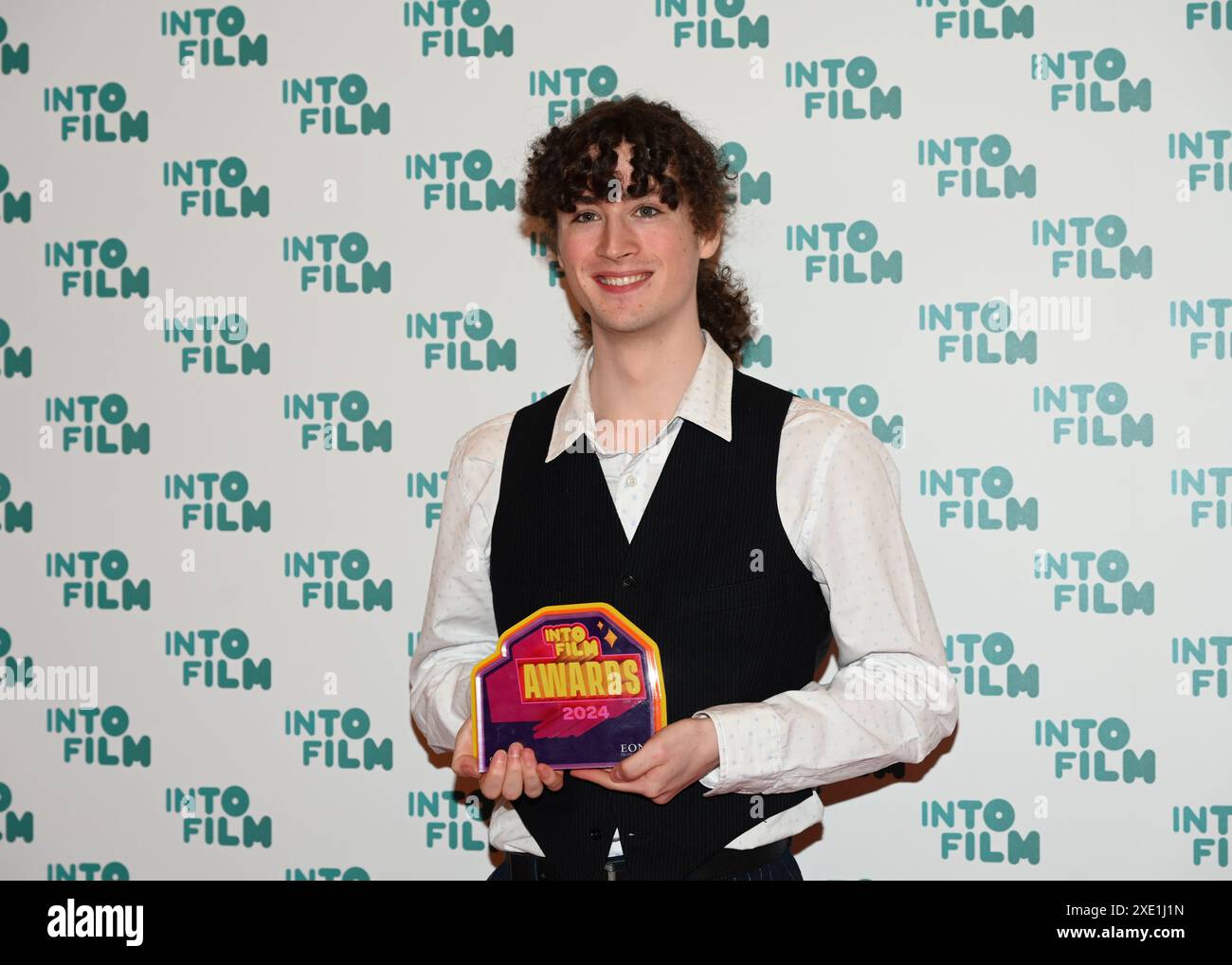 LONDON, GROSSBRITANNIEN. Juni 2024. Ben Mullan, 18 Jahre alt, (C) mit ...