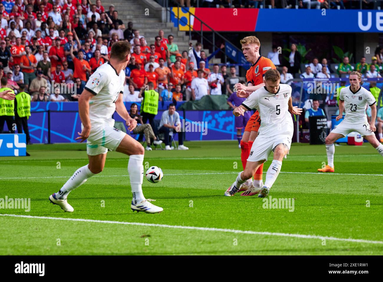 Berlin, Deutschland, 25. Juni 2024. Maximilian Woeber (Oesterreich, #02), Stefan Posch ...