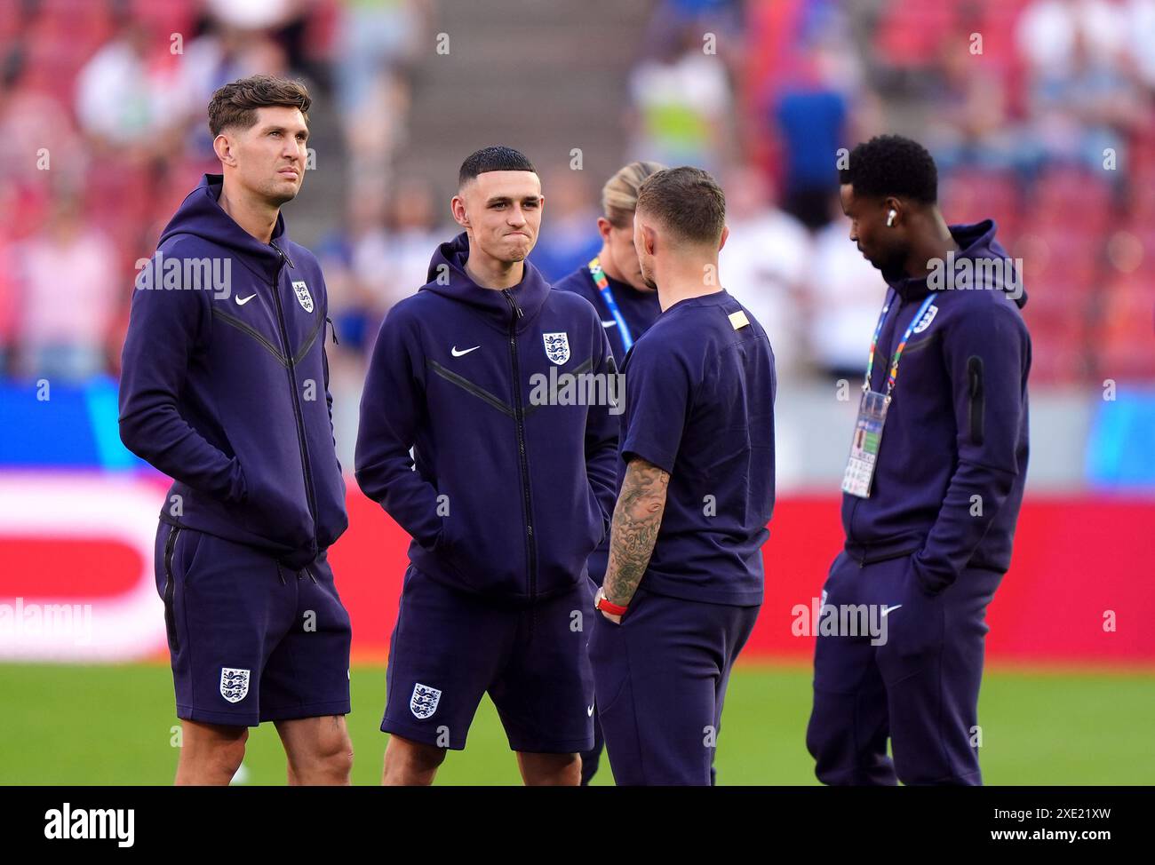 Der Engländer Phil Foden und seine Teamkollegen besichtigen das ...