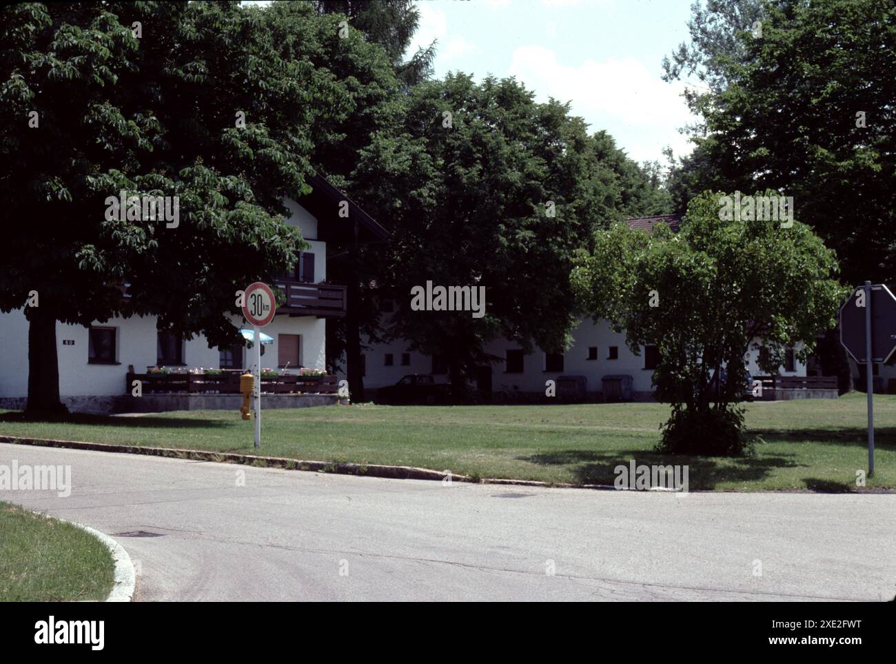 Bad Toelz, Deutschland. 6/1990. Flint Kaserne. Die Schutzstaffel (SS ...