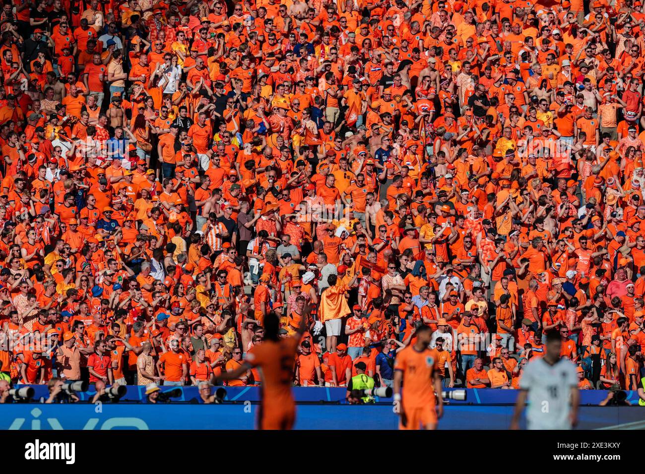 Fans der Niederlande bei der UEFA Euro 2024 - Holland gegen Österreich ...