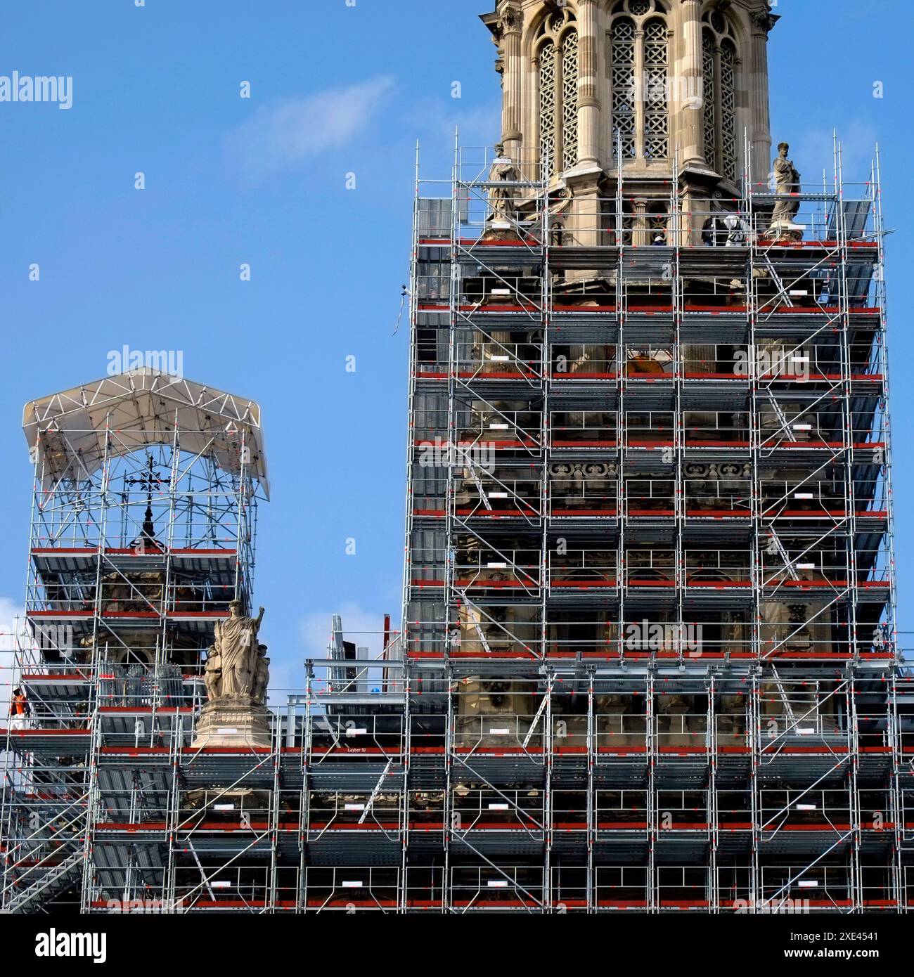 Renovierung des kirchturms -Fotos und -Bildmaterial in hoher Auflösung – Alamy