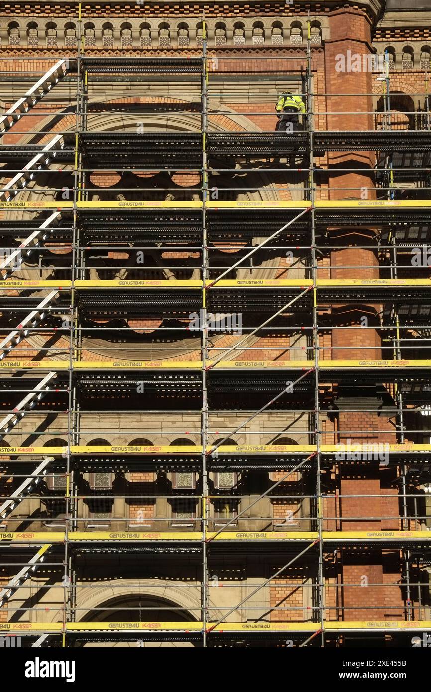 Renovierung des kirchturms -Fotos und -Bildmaterial in hoher Auflösung – Alamy