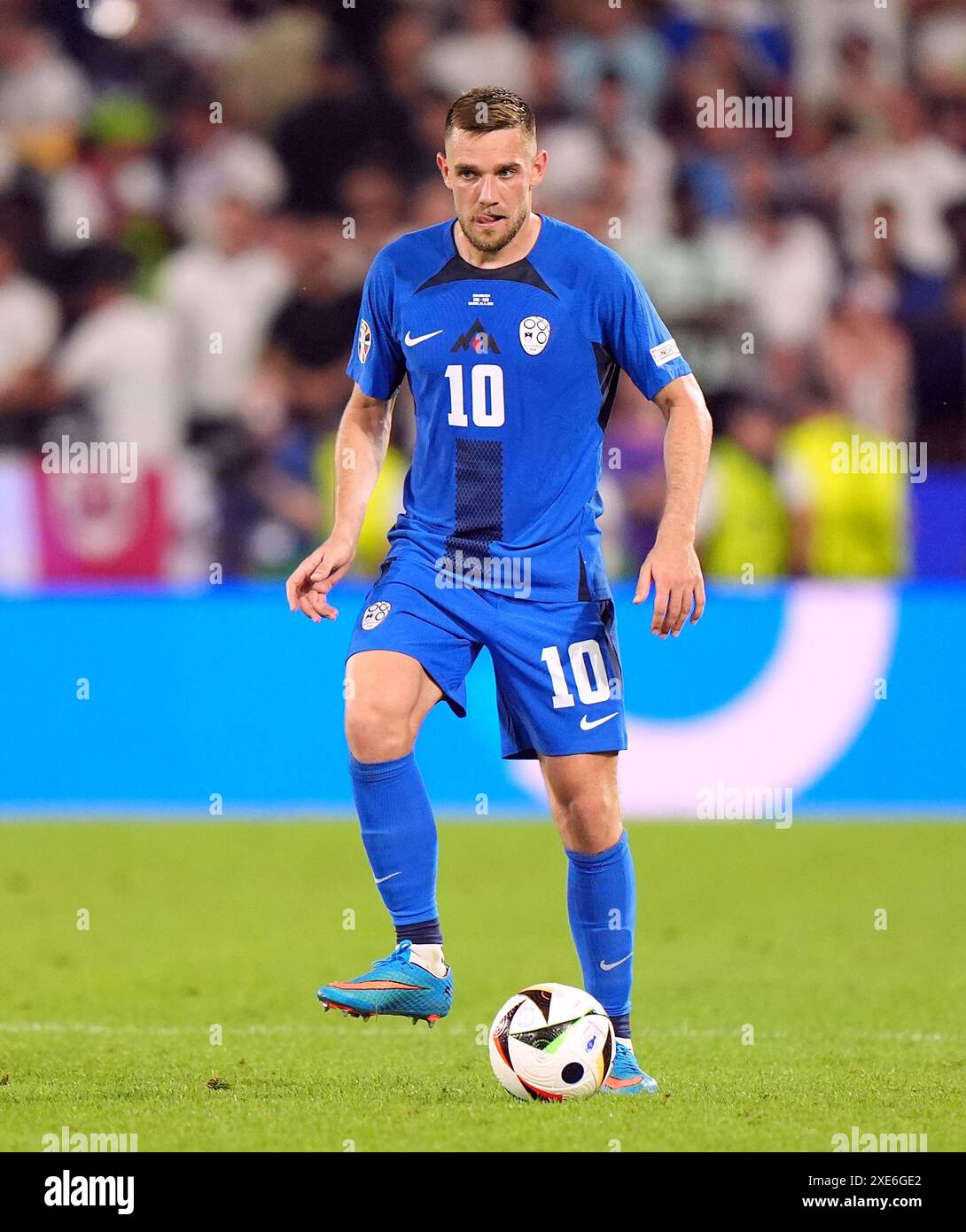 Timi Elsnik aus Slowenien während des Gruppenspiels der UEFA Euro 2024 ...