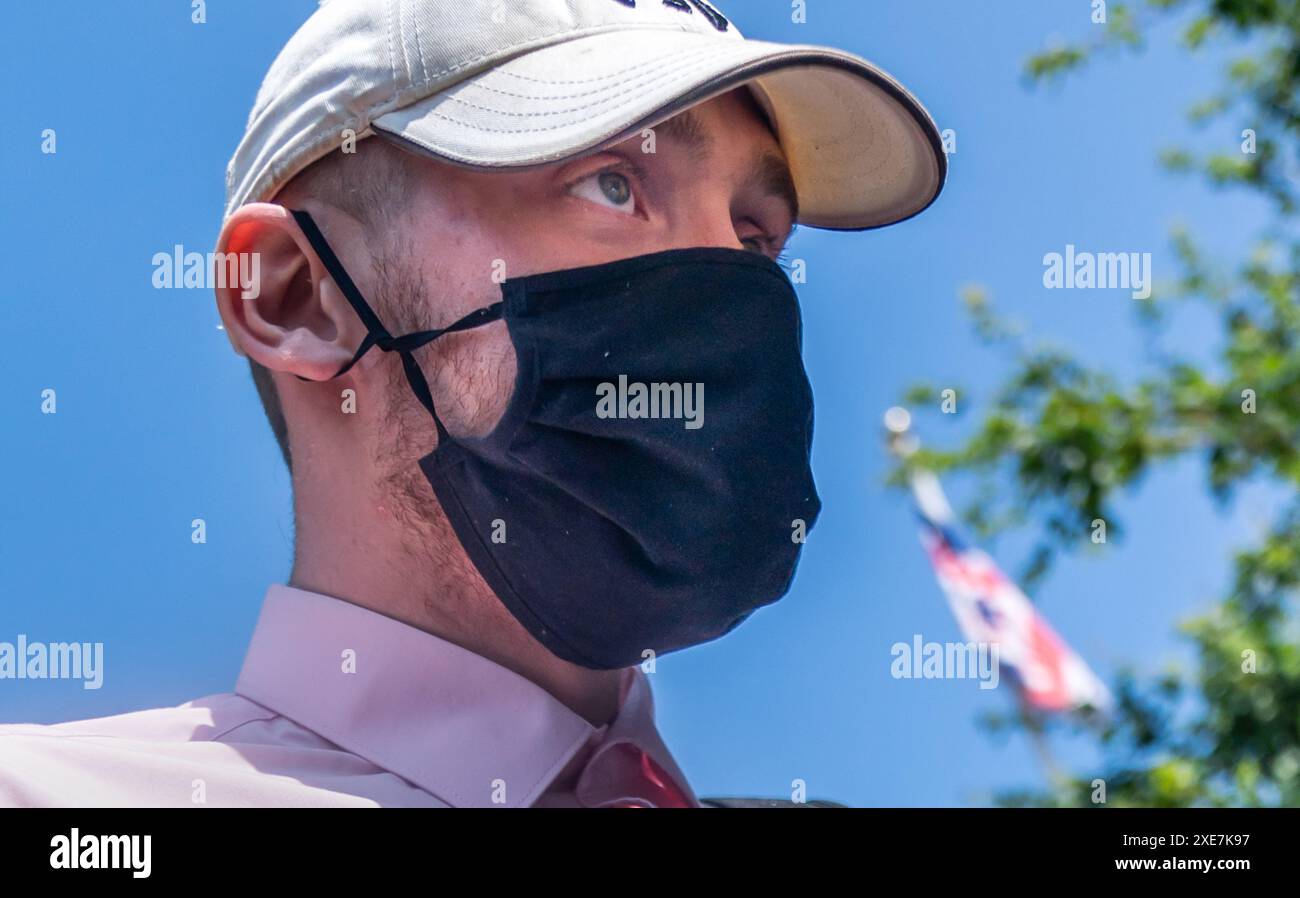 Josh Greally verlässt den Barnsley Magistrates' Court, wo er eine ...