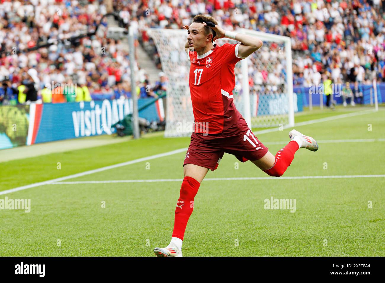 Ruben Vargas feierte, nachdem er beim Achtelfinale der UEFA Euro 2024 ...