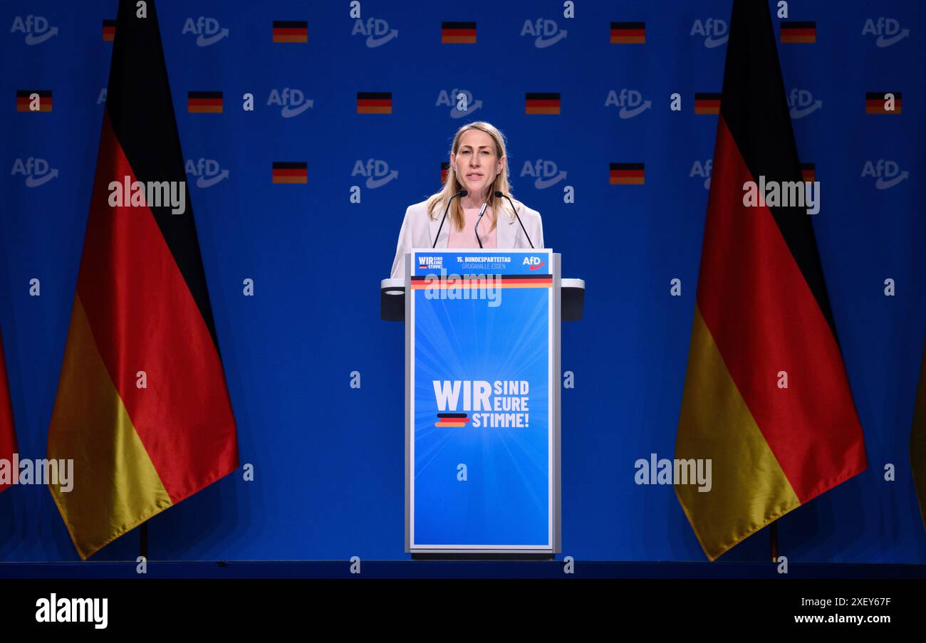 Essen, Deutschland. 30. Juni 2024. Anna Rathert (AfD) spricht auf der ...