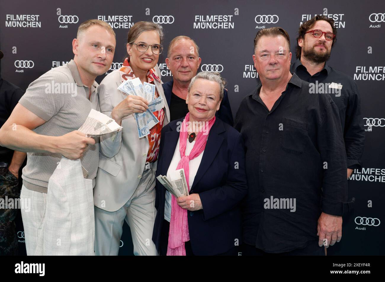 Max Riemelt, Natja Brunckhorst, Uwe Preuss, Ursula Werner, Peter Kurth ...