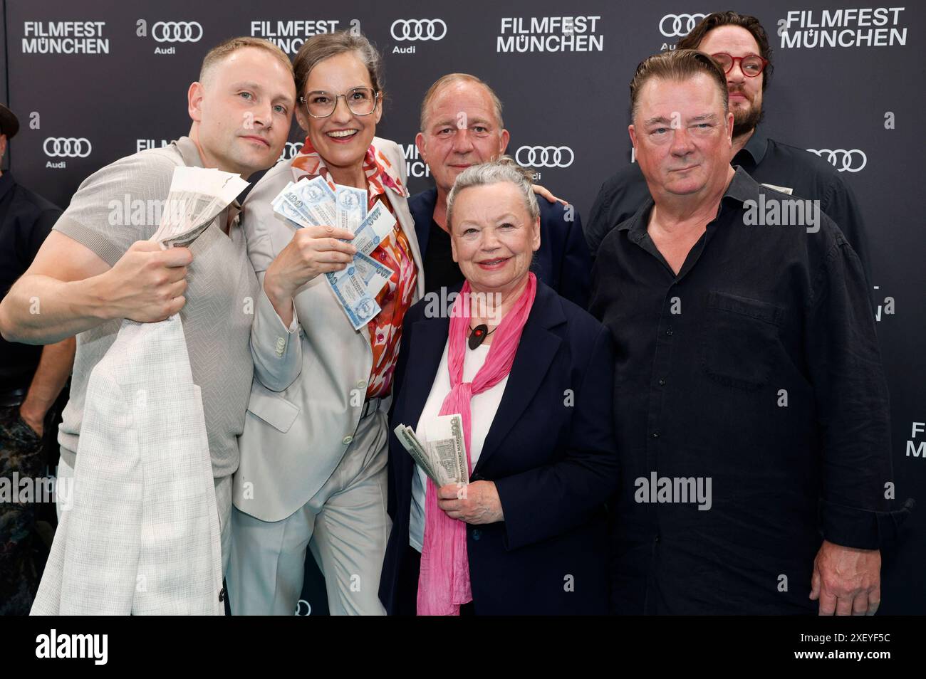 Max Riemelt, Natja Brunckhorst, Uwe Preuss, Ursula Werner, Peter Kurth ...