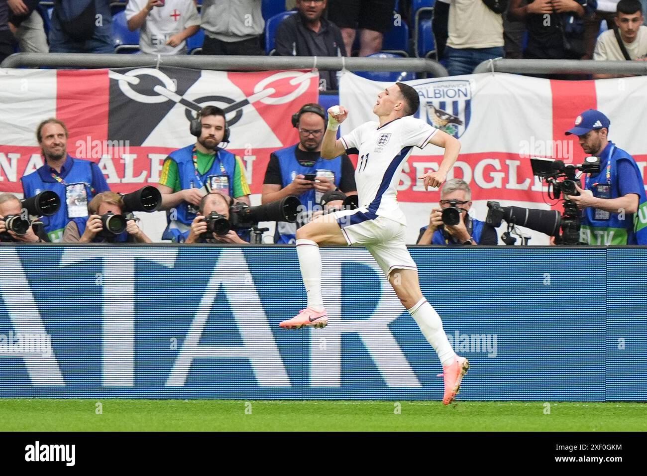 Der Engländer Phil Foden feiert das Tor, bevor das Tor während des ...