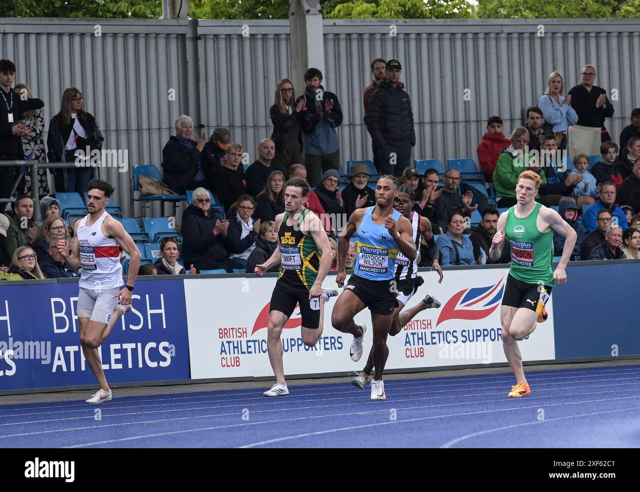 Ben Jefferies, Bailey Smith, Jaden Smith, Alex Haydock-Wilson und Charlie Dobson traten im 400-m ...