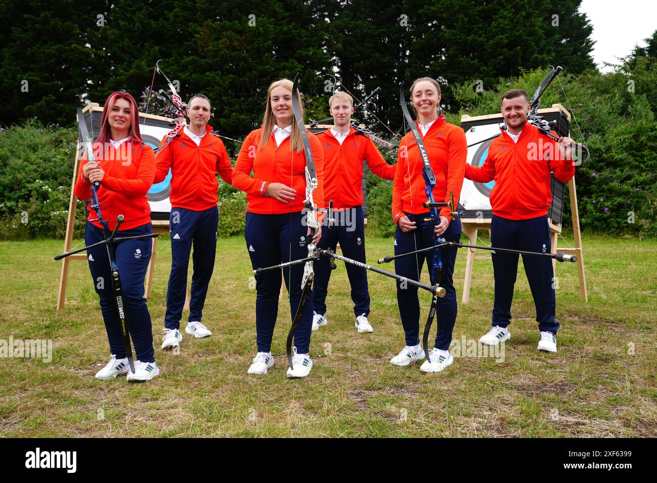 Bryony Pitman, Tom Hall, Megan Havers, Conor Hall, Penny Healey und ...