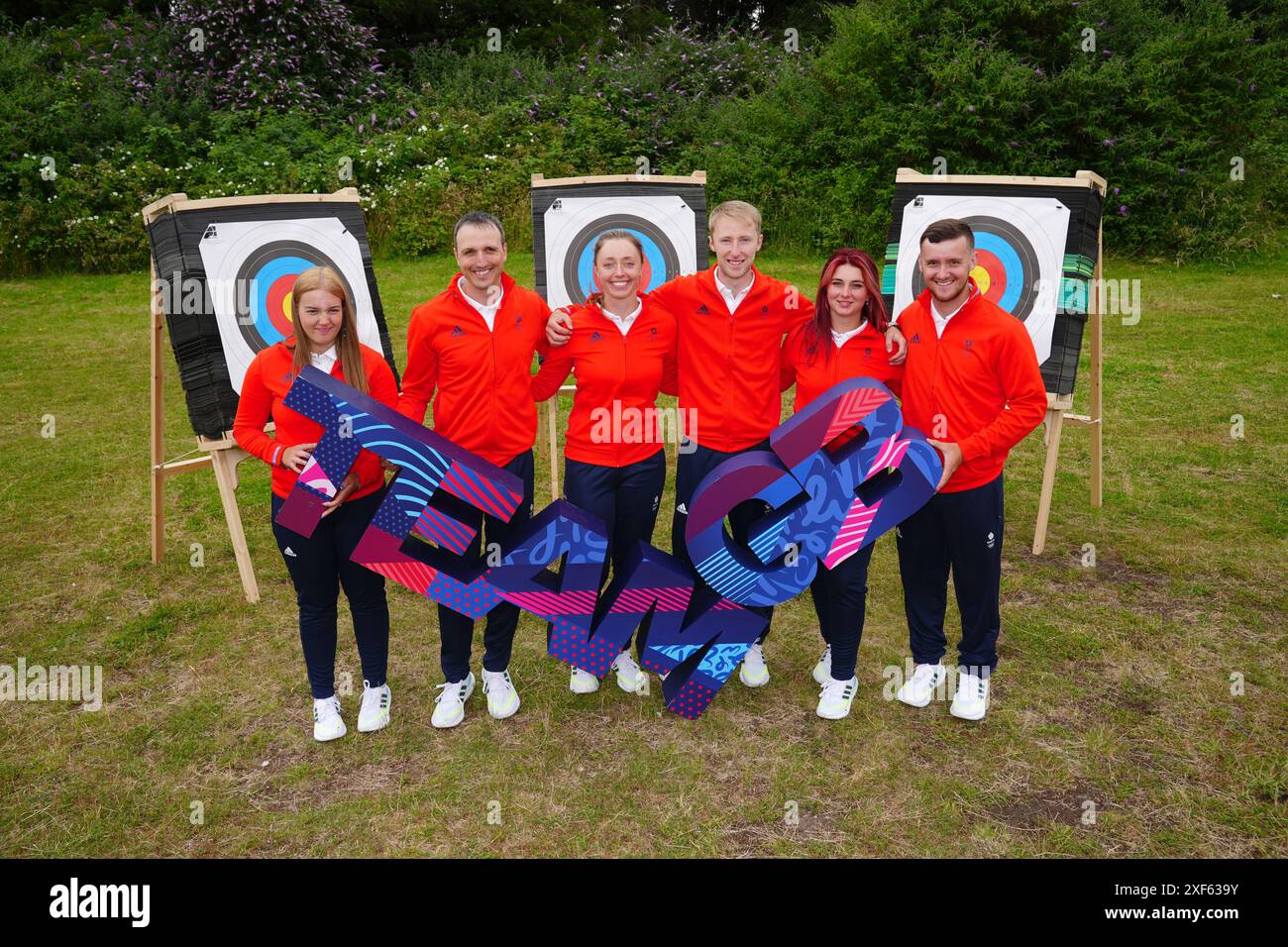 Bryony Pitman, Tom Hall, Megan Havers, Conor Hall, Penny Healey und ...