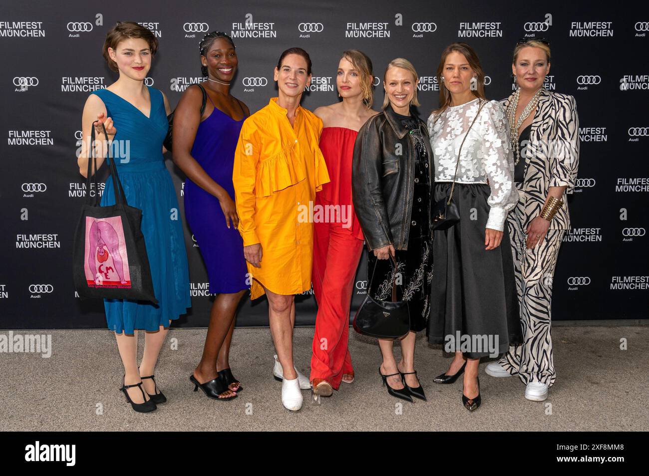 Johanna Polley, Ruby Commey, Sina Martens, Bibiana Beglau, Mavie ...