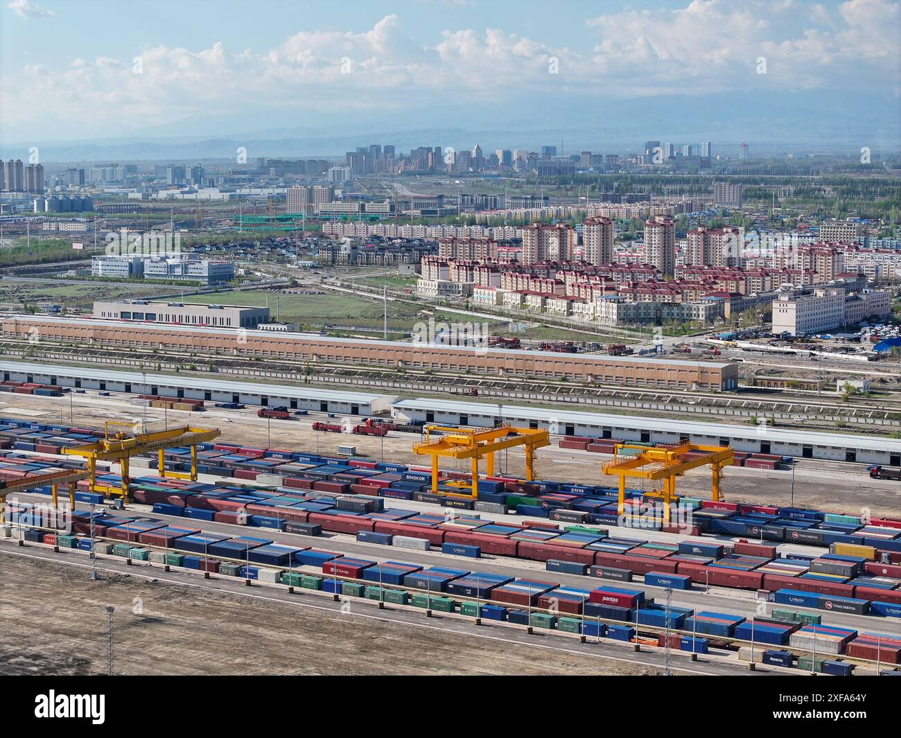 Peking, China. April 2024. Ein Luftbild der Drohne, aufgenommen am 18 ...