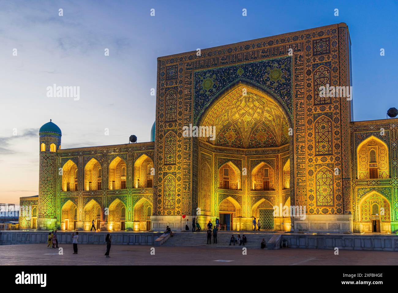 Tilya kori madrasa -Fotos und -Bildmaterial in hoher Auflösung – Alamy
