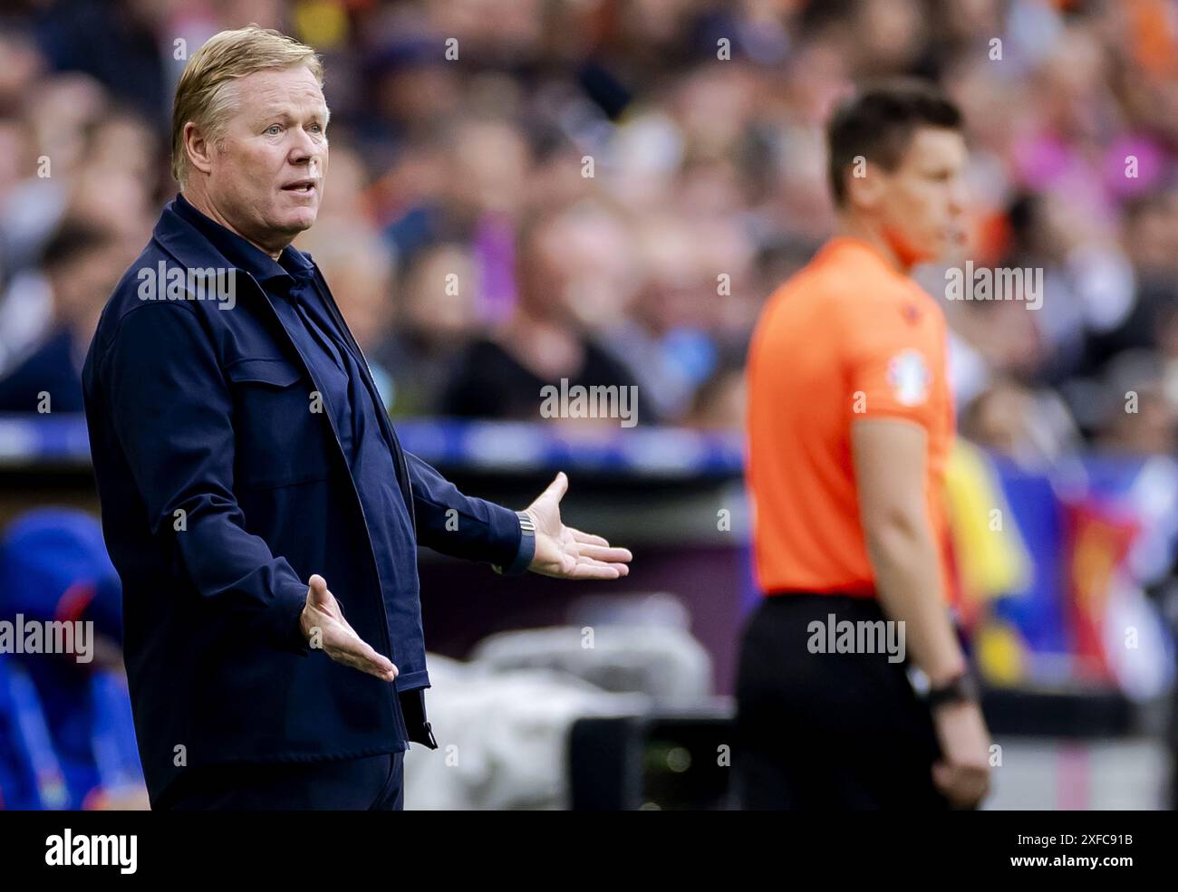 MÜNCHEN - Holland-Trainer Ronald Koeman beim Achtelfinale der UEFA EURO ...