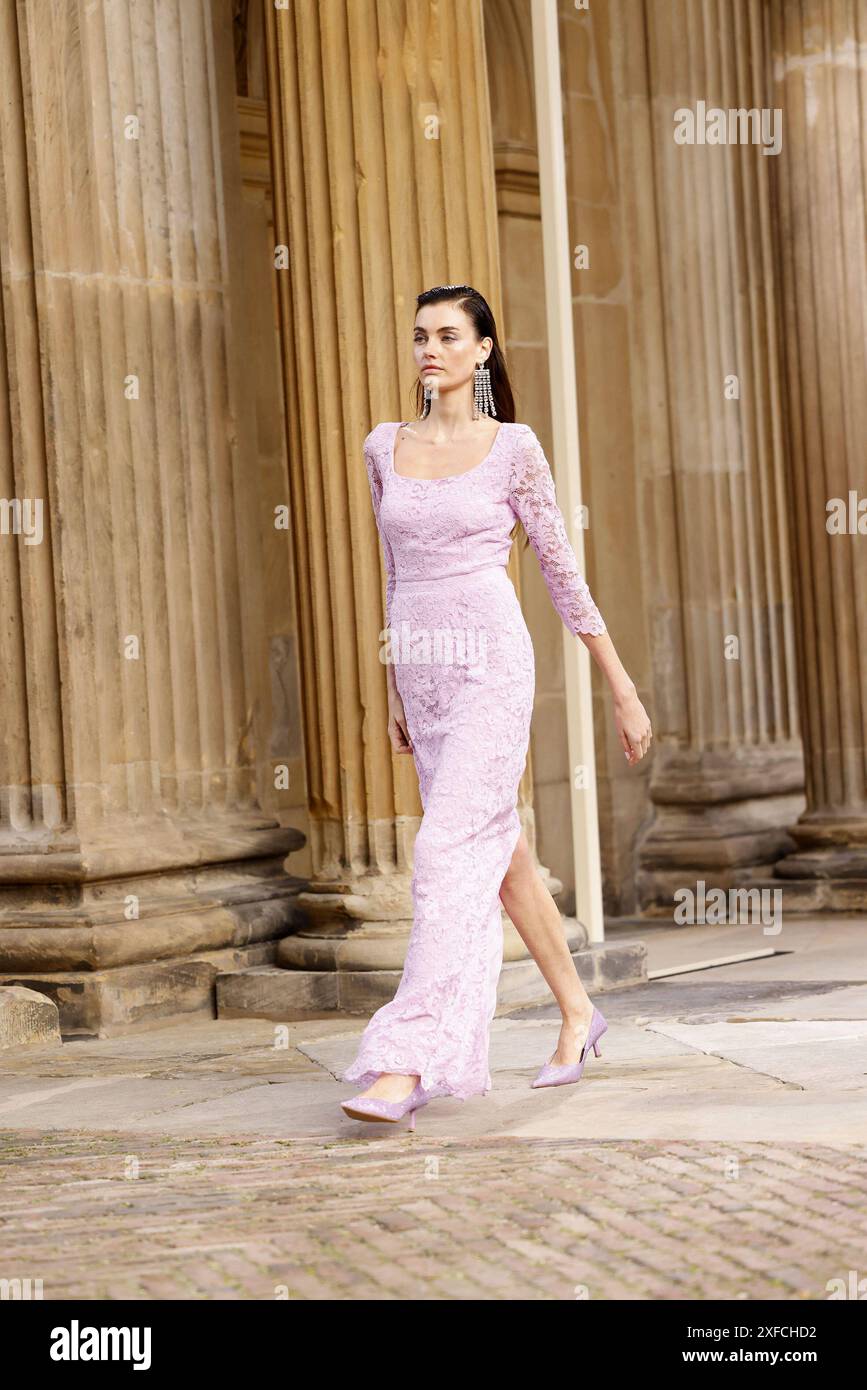 Model Celine Bethmann auf dem Laufsteg bei der Marc Cain Pure Radiance ...