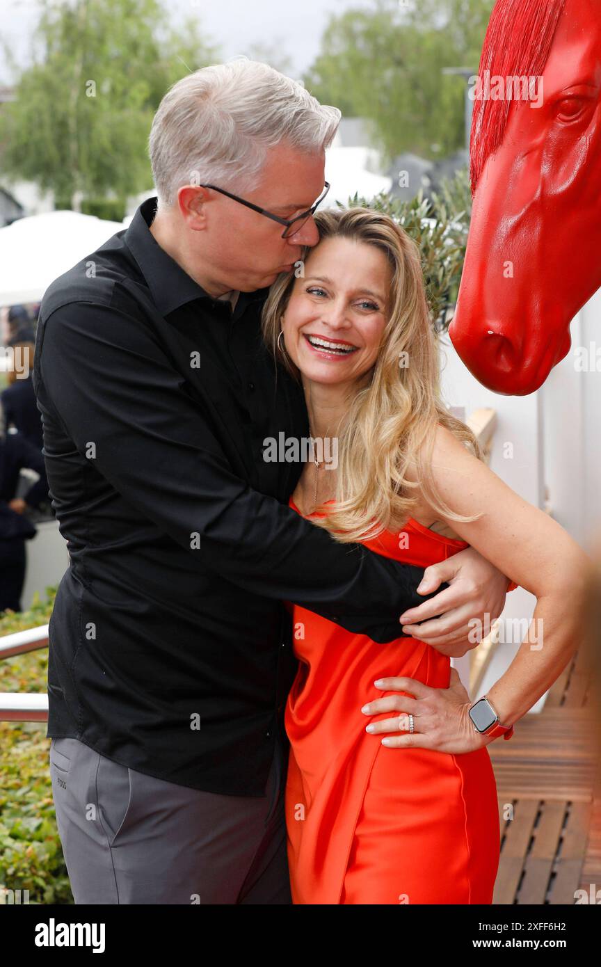 Frank Thelen mit Ehefrau Nathalie Thelen-Sattler bei der CHIO Media ...