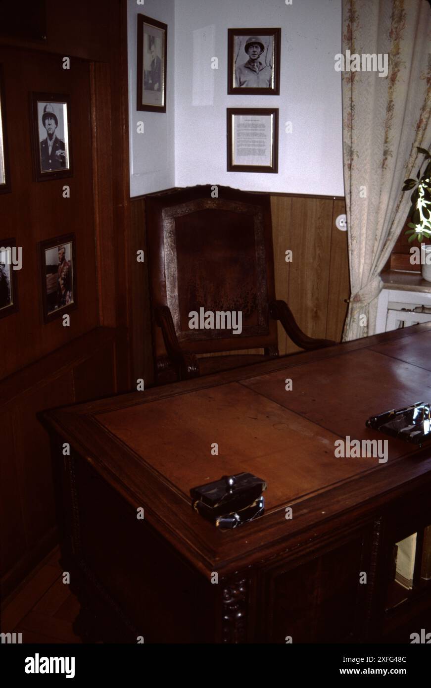 Bad Toelz, Deutschland. 6/1990. Flint Kaserne. Die Schutzstaffel (SS ...