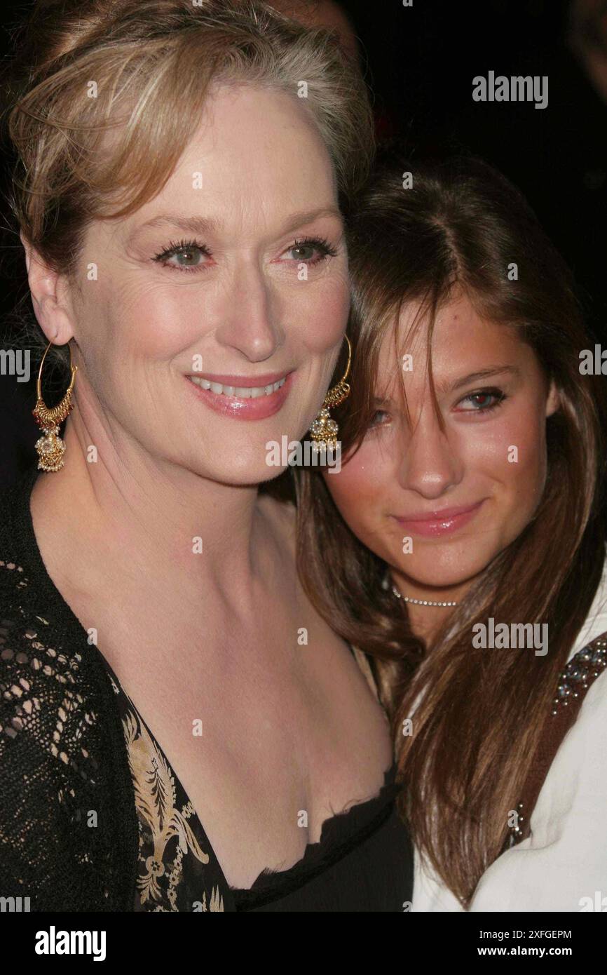 Louisa jacobson gummer -Fotos und -Bildmaterial in hoher Auflösung – Alamy