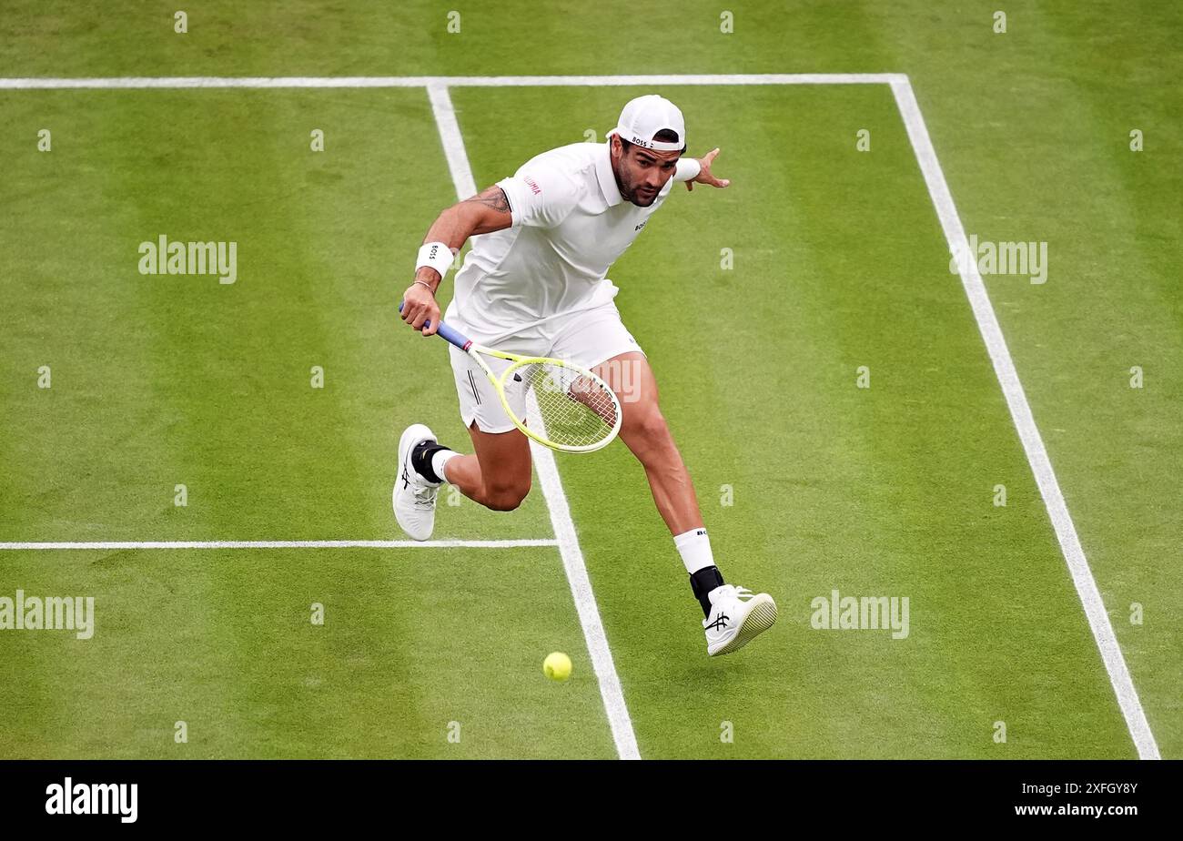 Matteo Berrettini im Kampf gegen Jannik Sinner (nicht abgebildet) am dritten Tag der Wimbledon ...