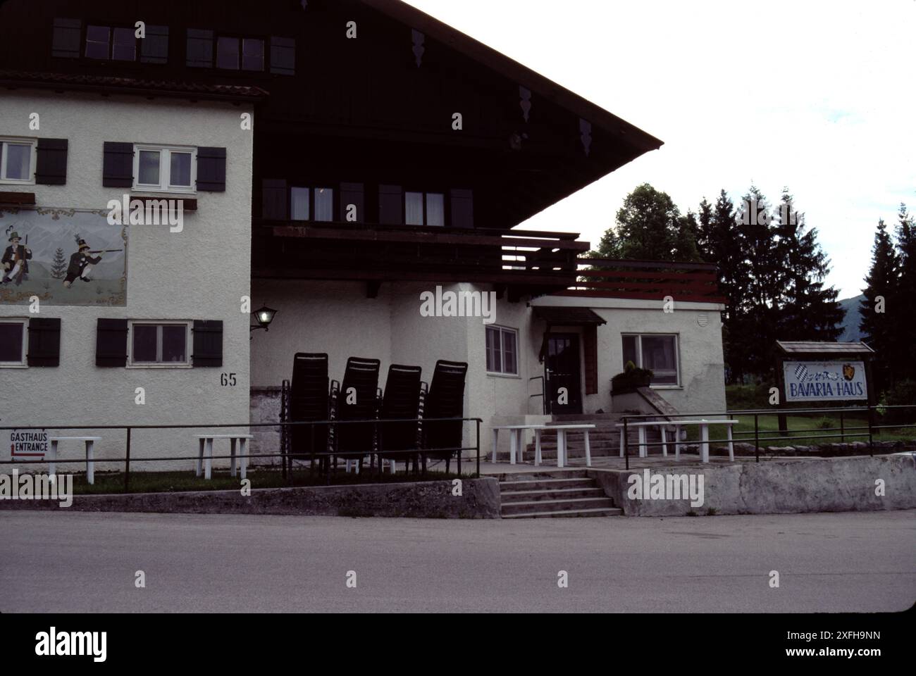 Bad Toelz, Deutschland. 6/1990. Flint Kaserne. Die Schutzstaffel (SS ...