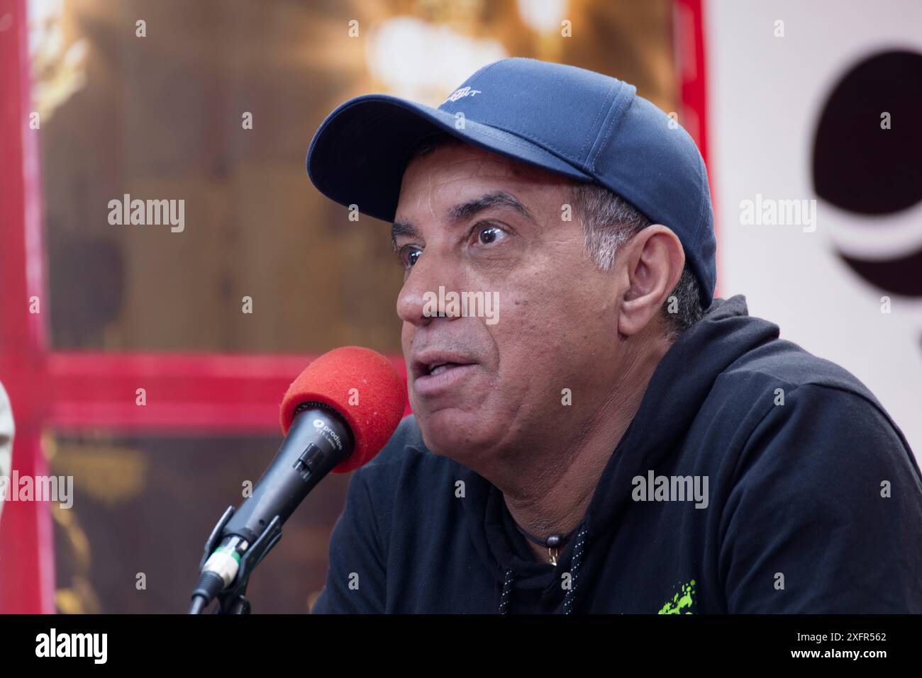 Villejuif, Frankreich. Juli 2024. Die Sänger und Radio-TV-Moderatoren ...