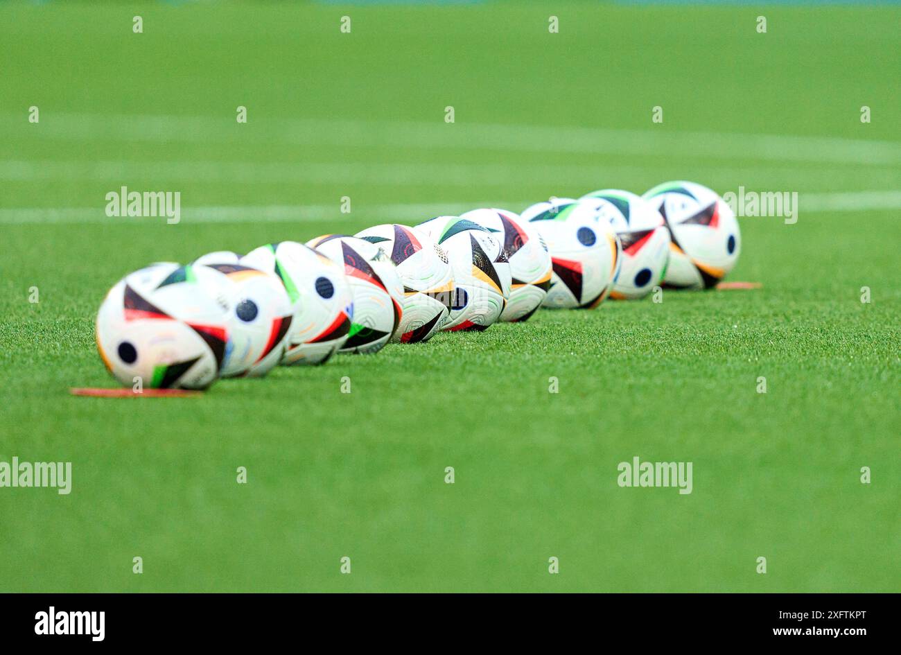 UNIFORIA, offizieller Adidas EURO 2020 BALL, Match, Lederball, Fußball ...