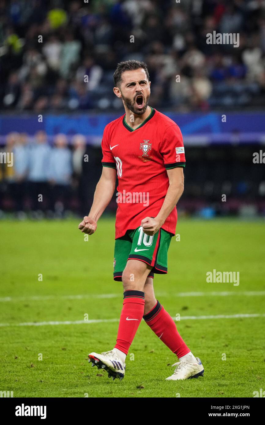 Hamburg. Juli 2024. Bernardo Silva (Portugal) reagiert, nachdem er im ...