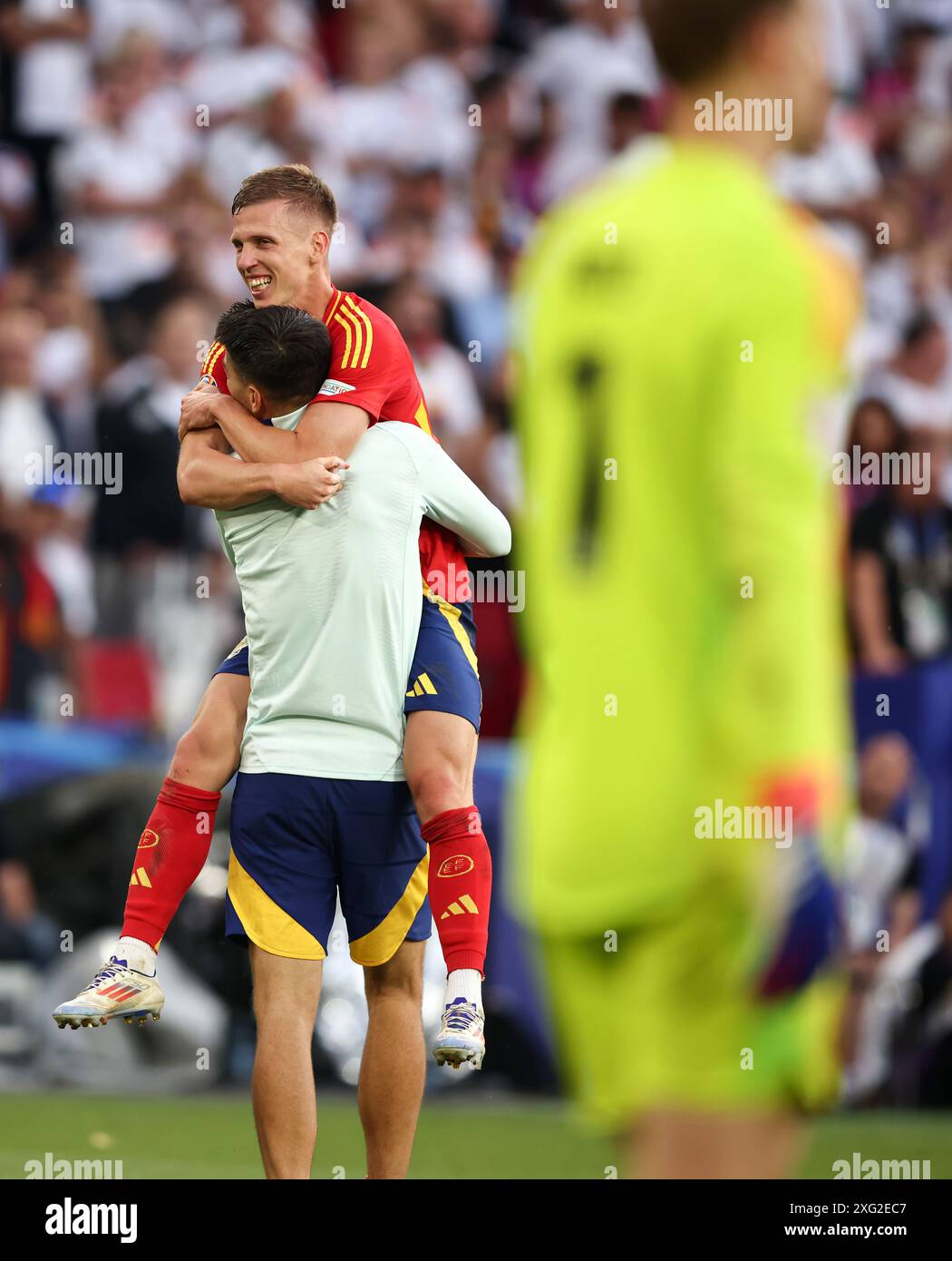 STUTTGART, DEUTSCHLAND - 05. JULI: Dani Olmo aus Spanien feiert das Tor ...