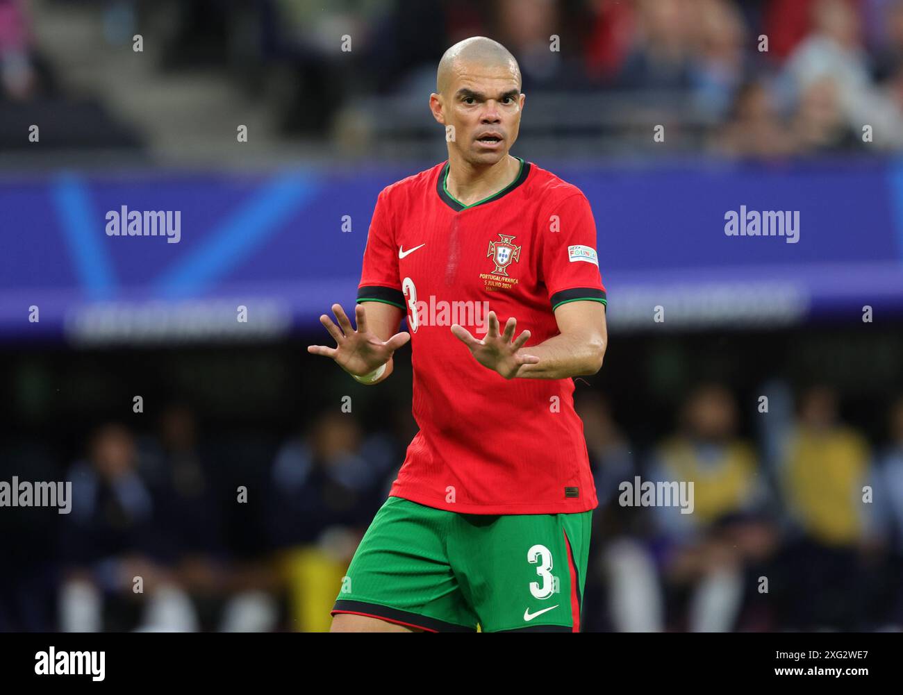 HAMBURG, DEUTSCHLAND - 05. JULI: Pepe von Portugal beim Viertelfinale ...