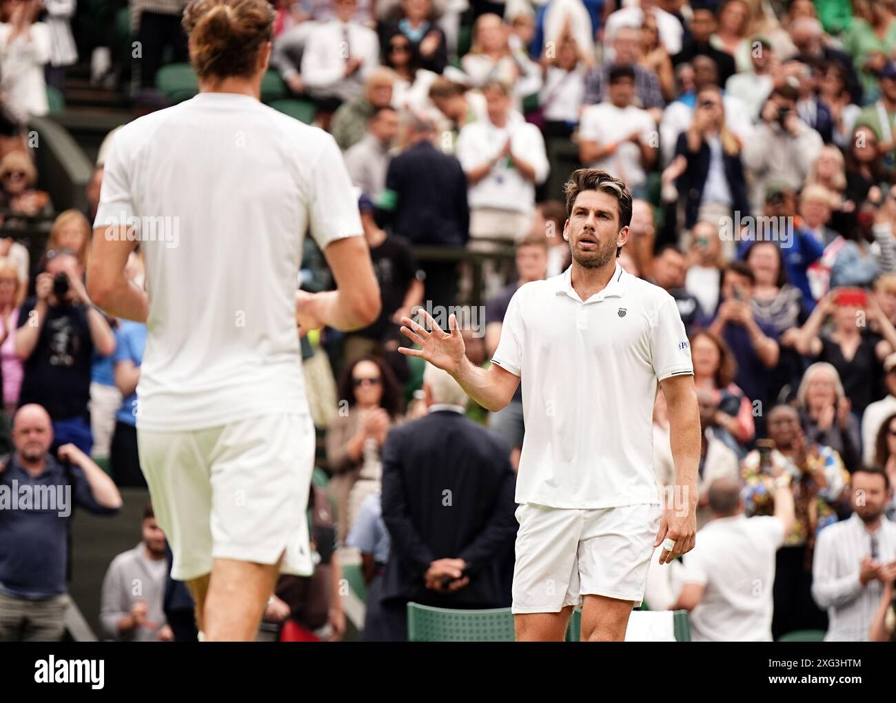 Cameron Norrie sieht nach seiner Niederlage gegen Alexander Zverev am 6. Tag der Wimbledon ...