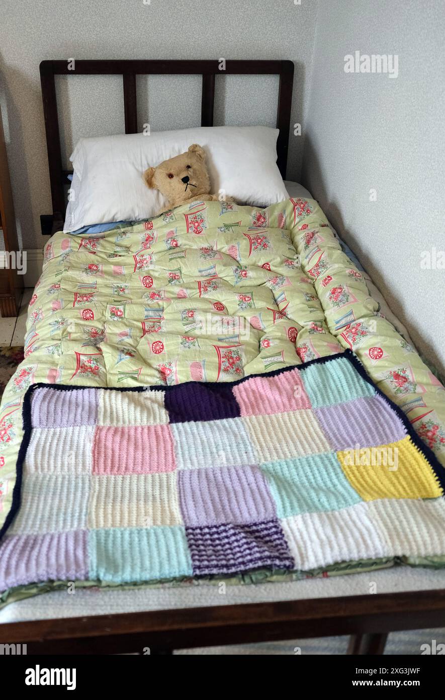 Alter teddybär -Fotos und -Bildmaterial in hoher Auflösung – Alamy