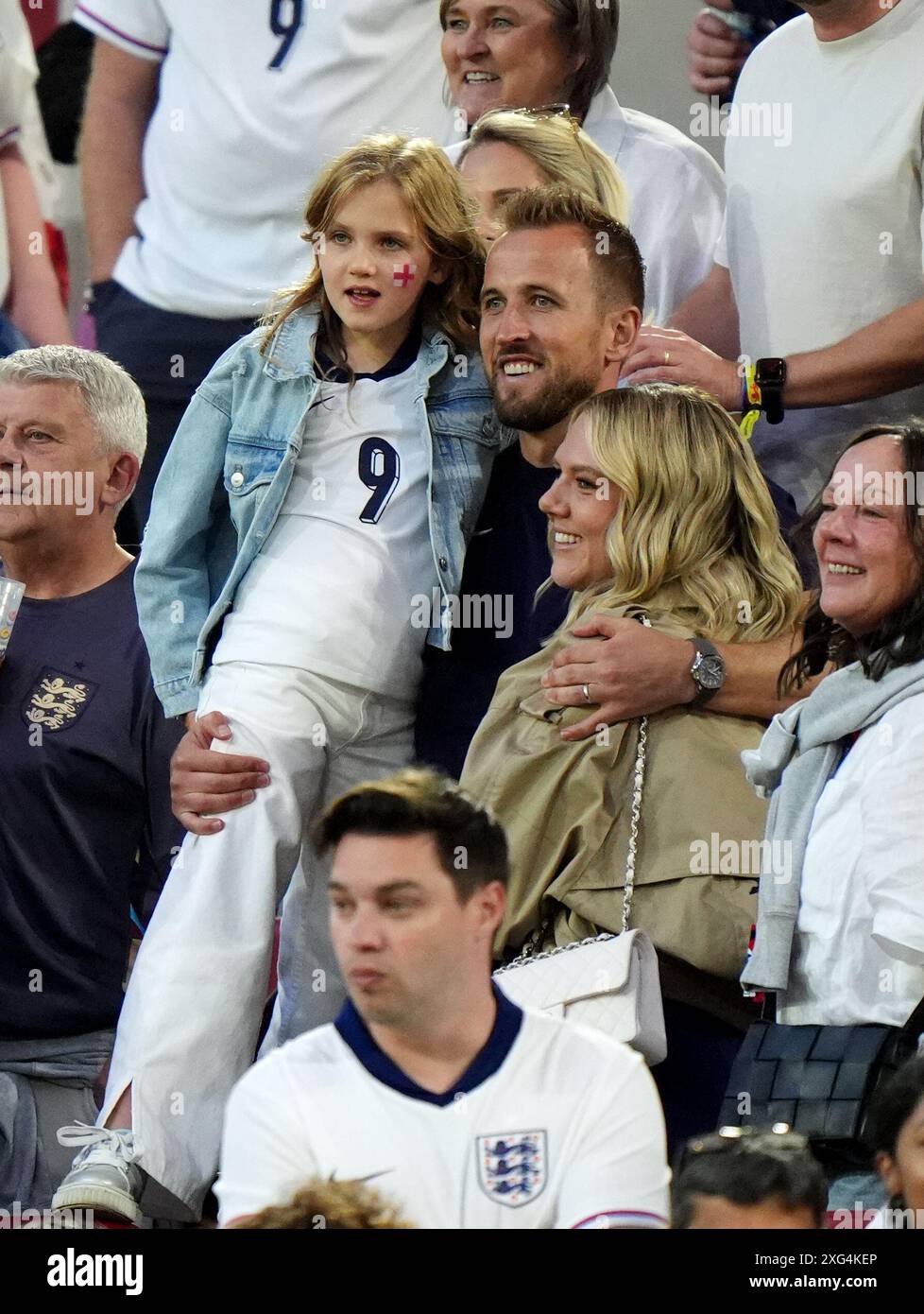 Der Engländer Harry Kane mit seiner Frau Katie Goodland und ihrer ...