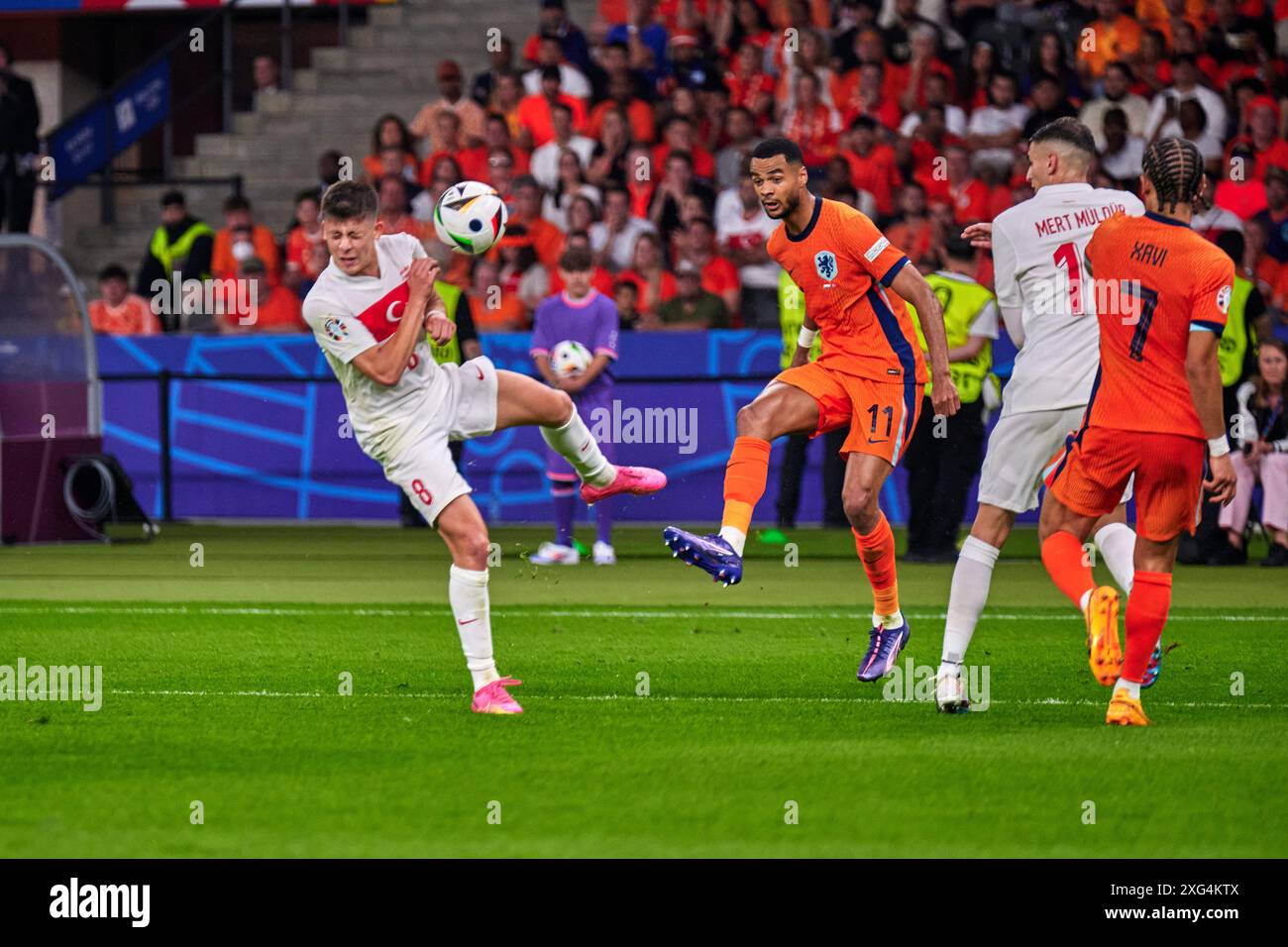 Arda Gueler Tuerkei, #08), Cody Gakpo (Niederlande, #11), GER, UEFA Euro 2024, Fussball Herren ...