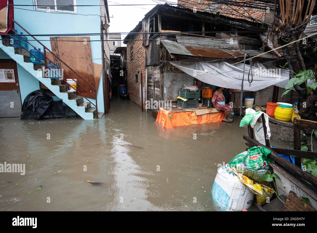 Kathmandu, Nepal. Juli 2024. Dieses Foto zeigt ein überflutetes ...
