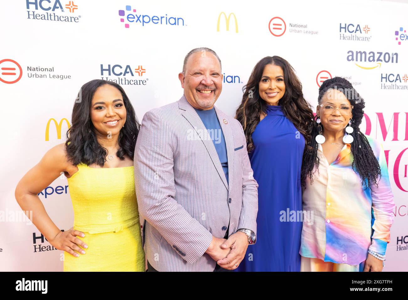 Die Ehrenrichter Faith Jenkins, Tracey Edmonds und Lisa Smith posieren ...