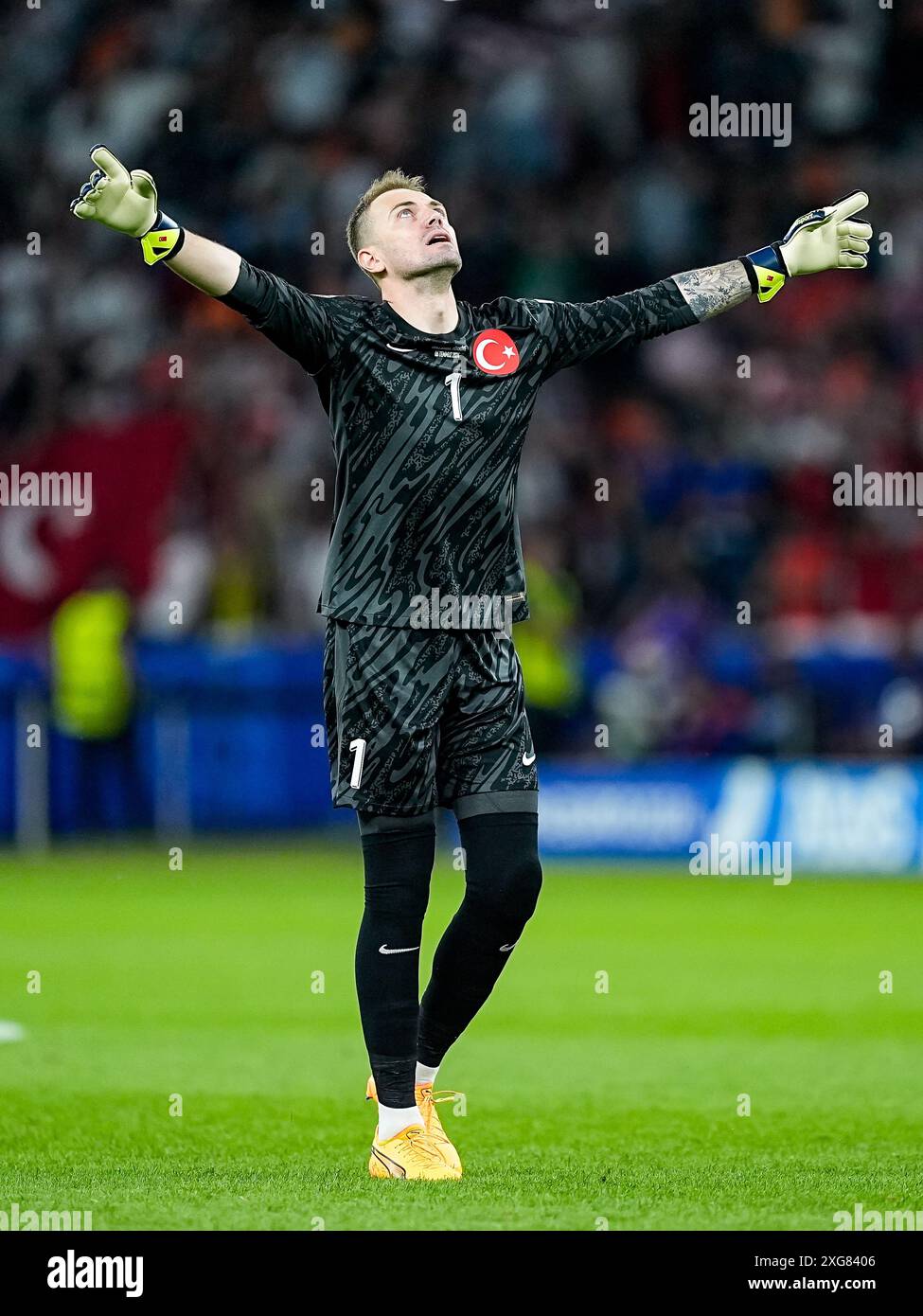 Berlin, 6. Juli 2024: Mert Gunok (1 Turkiye) feiert ein Tor von Samet ...