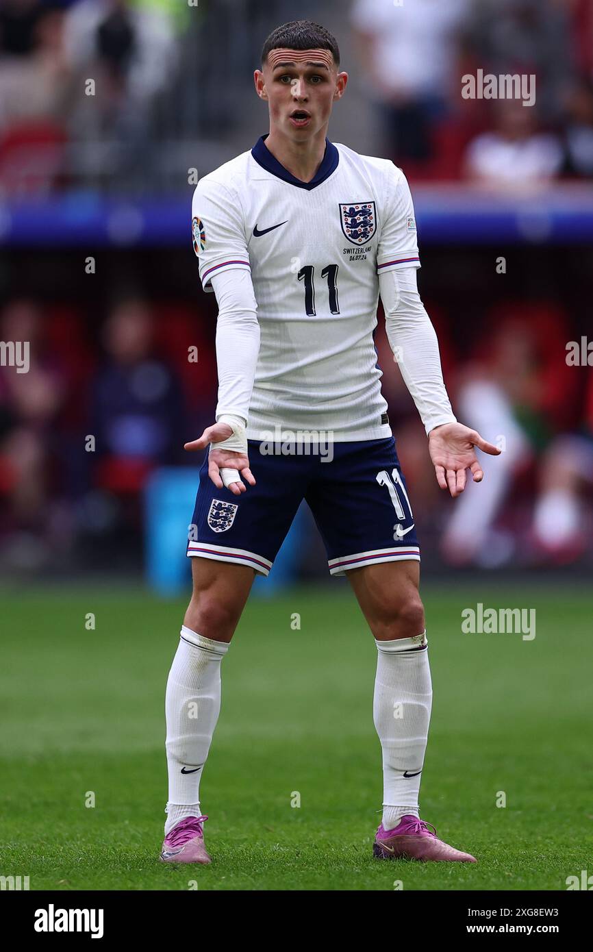 Phil Foden aus England ist beim Viertelfinalspiel der UEFA Euro 2024 ...